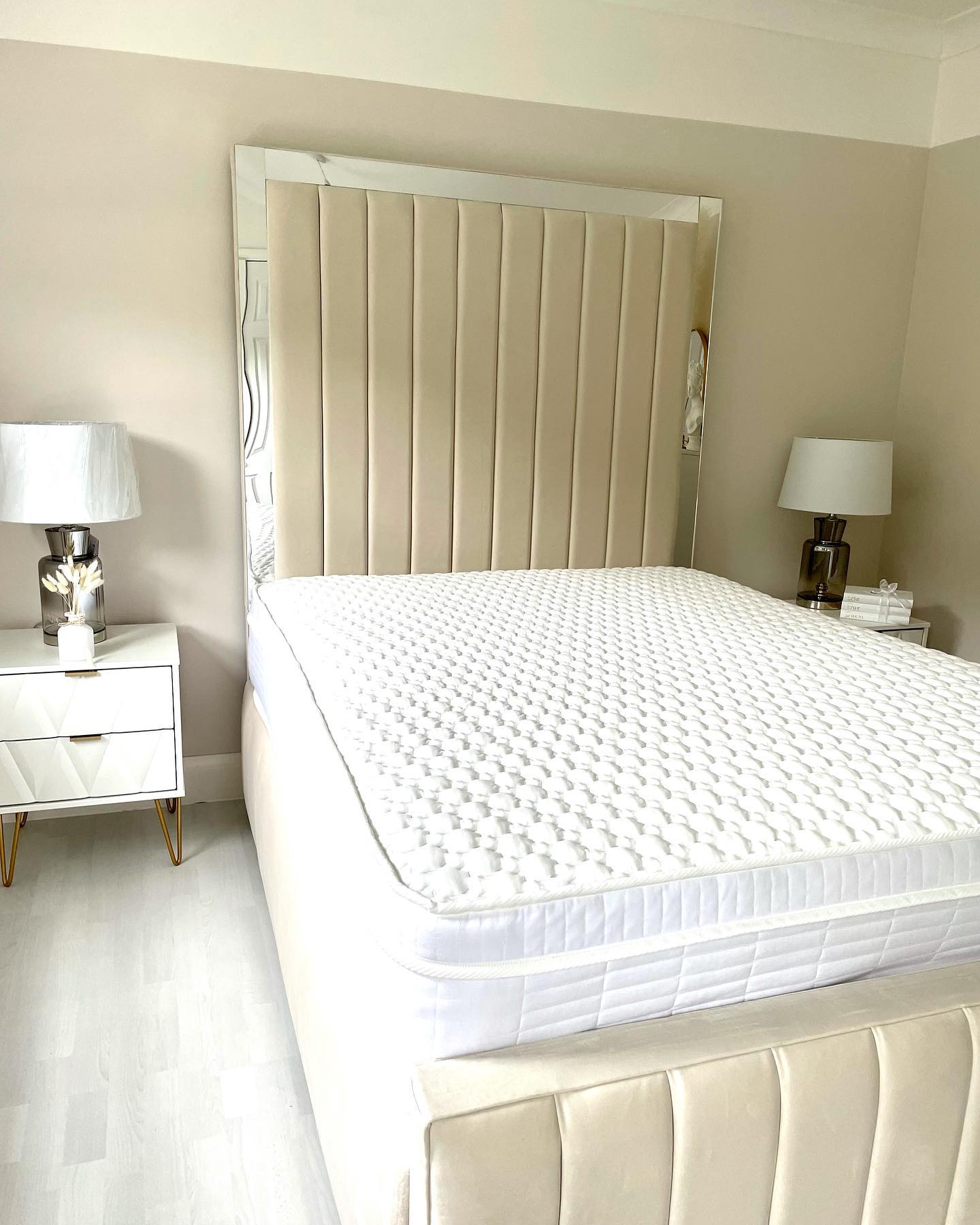 Mirror Beds - Beds and Beyond